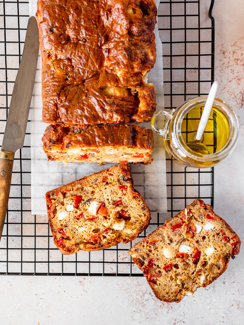 Cake poivrons, feta, oignons rouges et paprika | Cannelle Coriandre